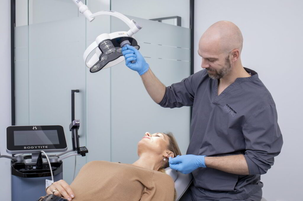 Gliding Brow Lift: Dr. Dr. Hager klärt alle Fragen!